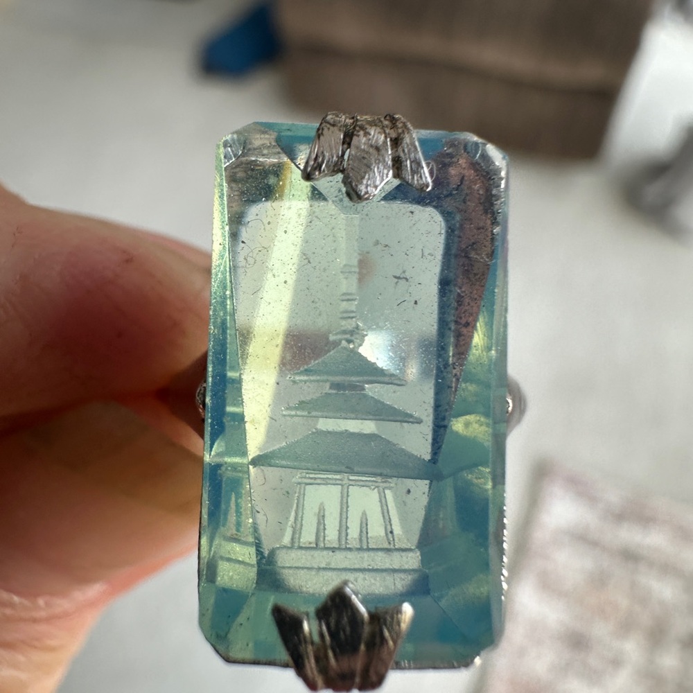 Vintage Japanese Pagoda Glass Crystal Ring - Gem